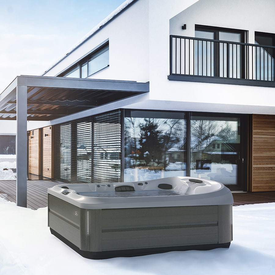 Spa Jacuzzi® J-495™ | Club Piscine Super Fitness