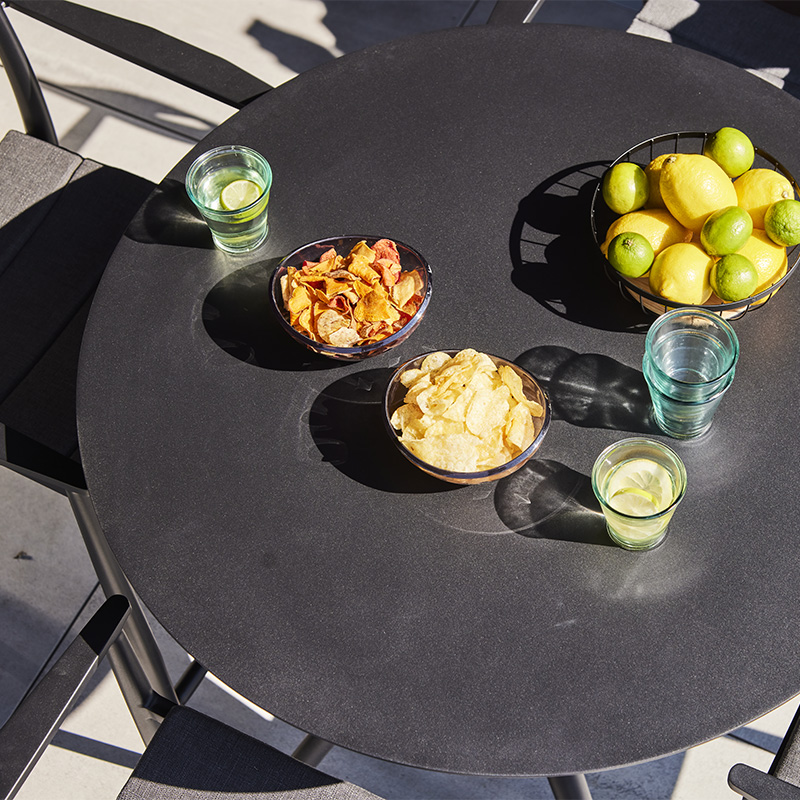 Table bar ronde Nostra - Noir | Club Piscine Super Fitness