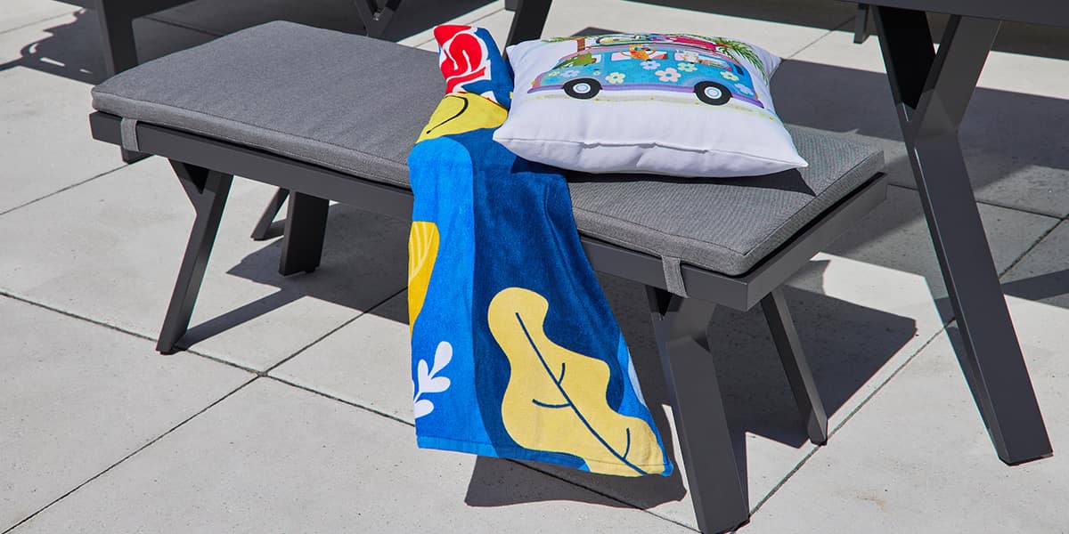 Benches | Club Piscine